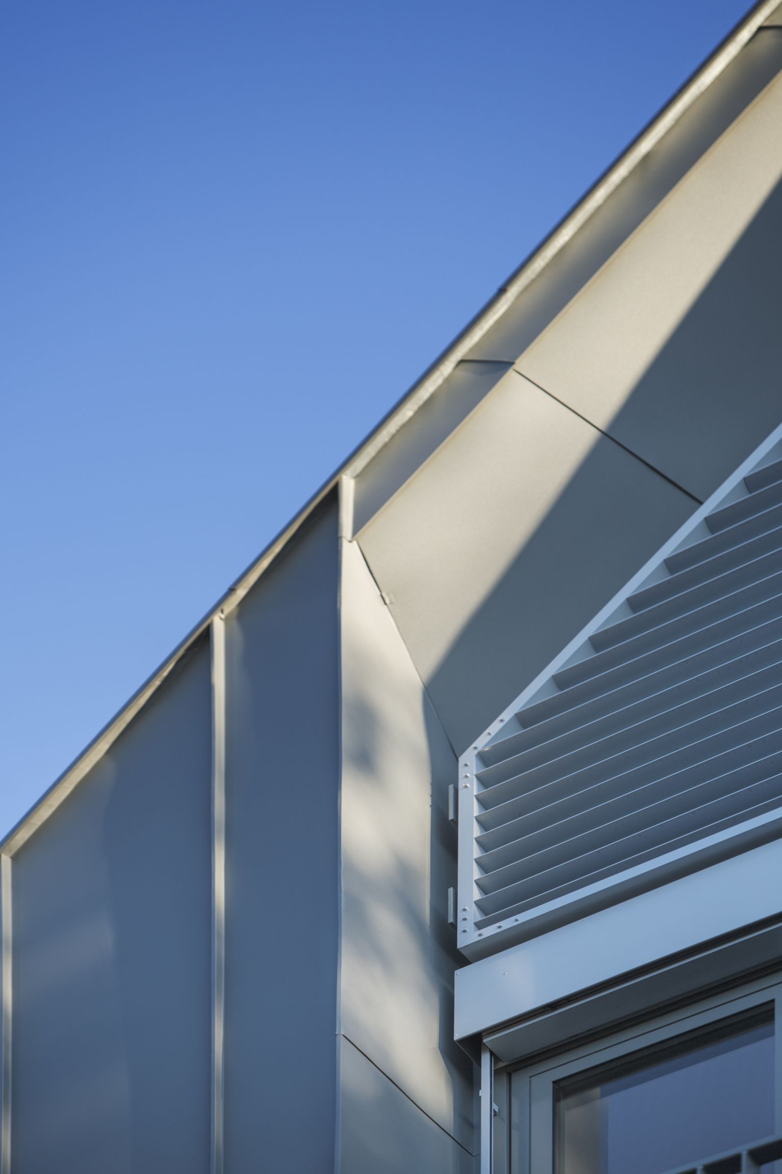 Prolan Zrt. office building refurbishment, energetical modernization - LAB5