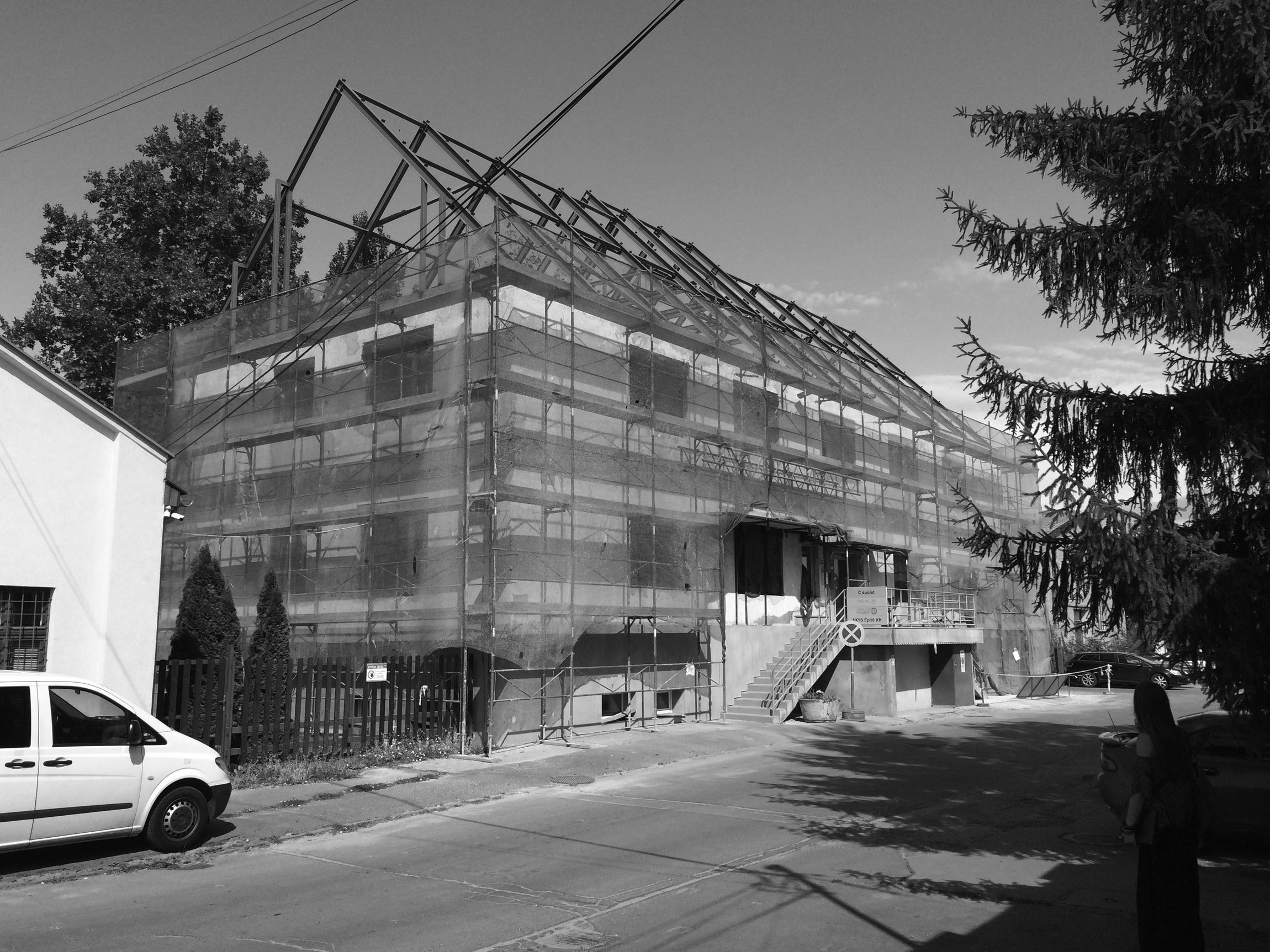 Prolan Zrt. office building refurbishment, energetical modernization - LAB5